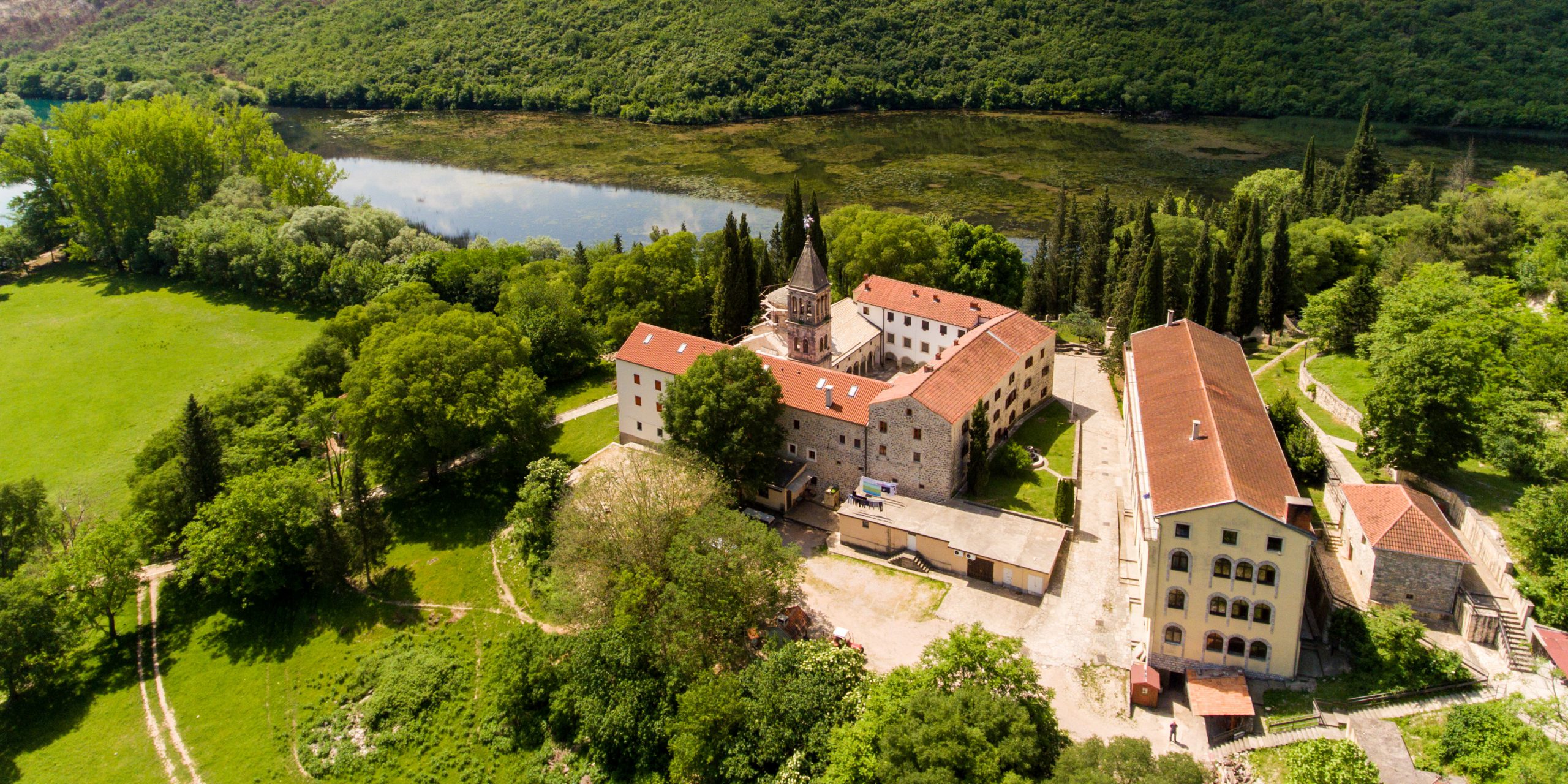 Српство: Делегација Цетињске богословије у Крки! - Портал Српска24